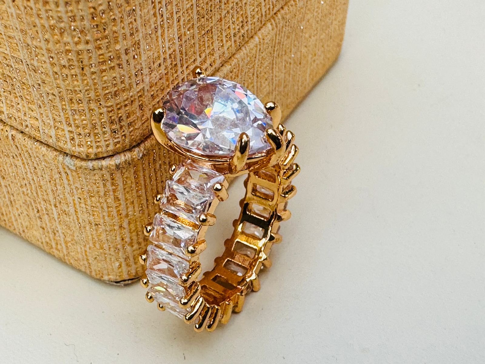 Casual Golden Ring 3 – Diamond Emitations